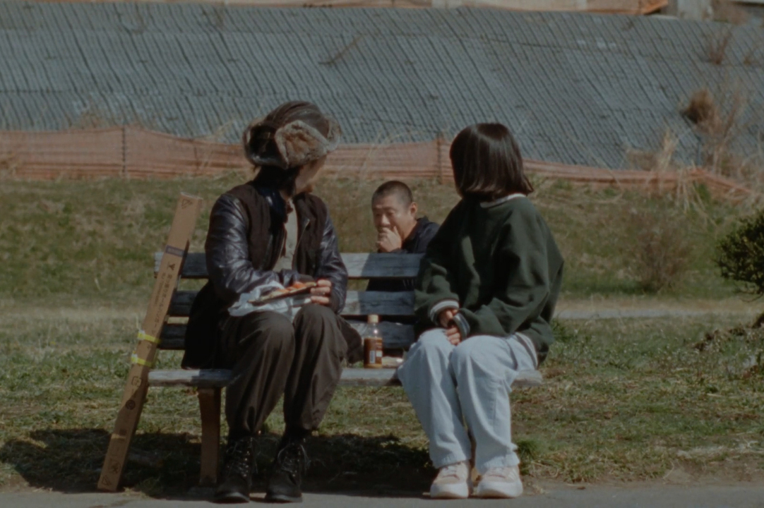 自主映画『アット・ザ・ベンチ』第2編「まわらない」 - ほんの少し前